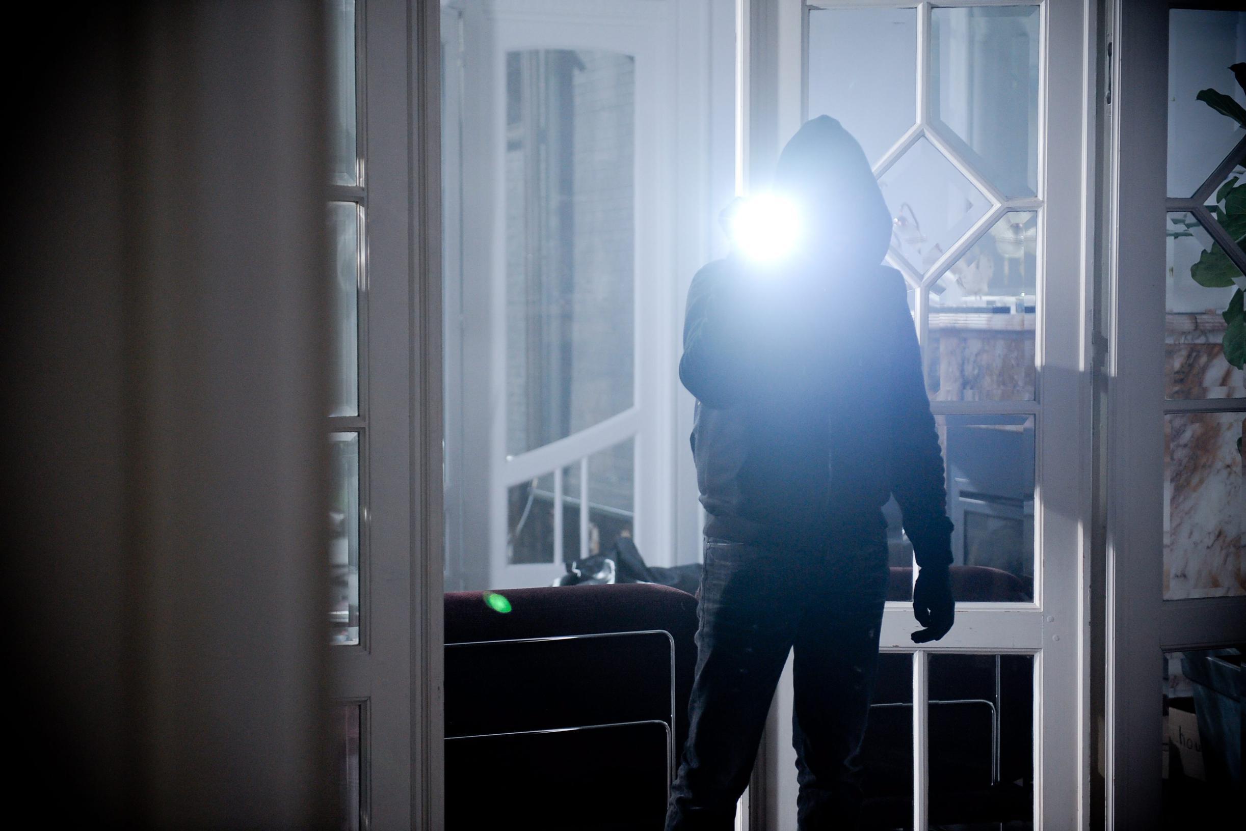 Inbrekers dringen woning binnen | GVA