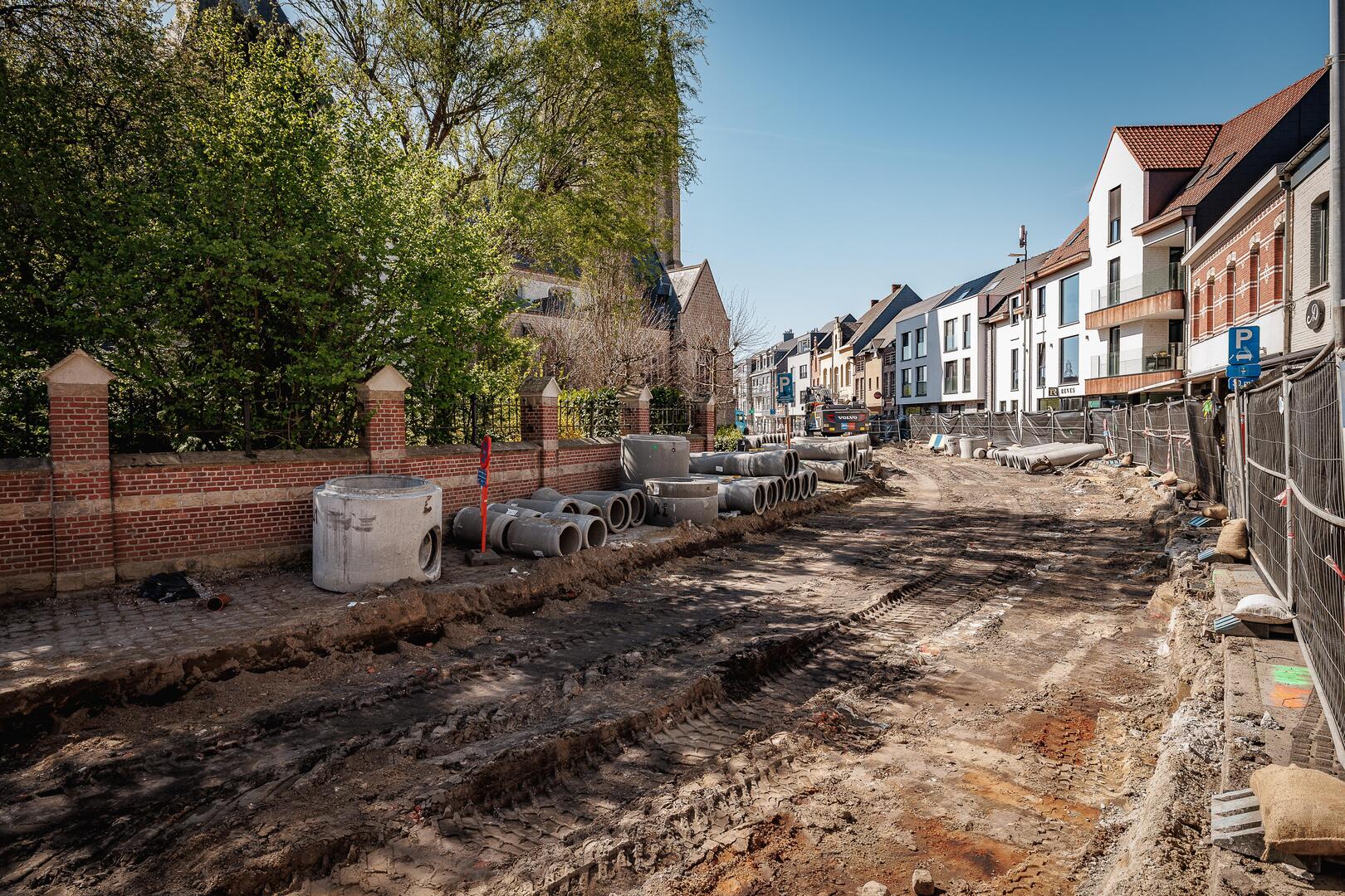 Menselijke resten gevonden bij graafwerken in Onze-Lieve-Vrouw-Waver ...