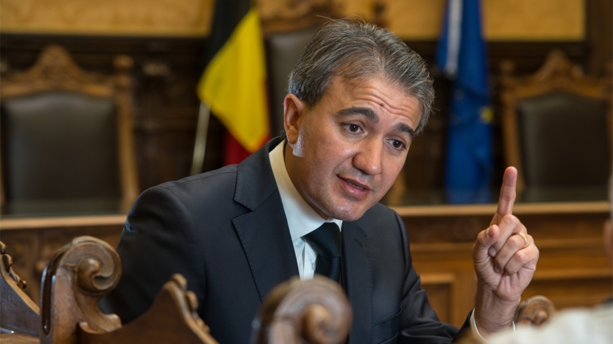 PS zet Emir Kir uit partij na ontmoeting met extreemrechtse Turken | GVA