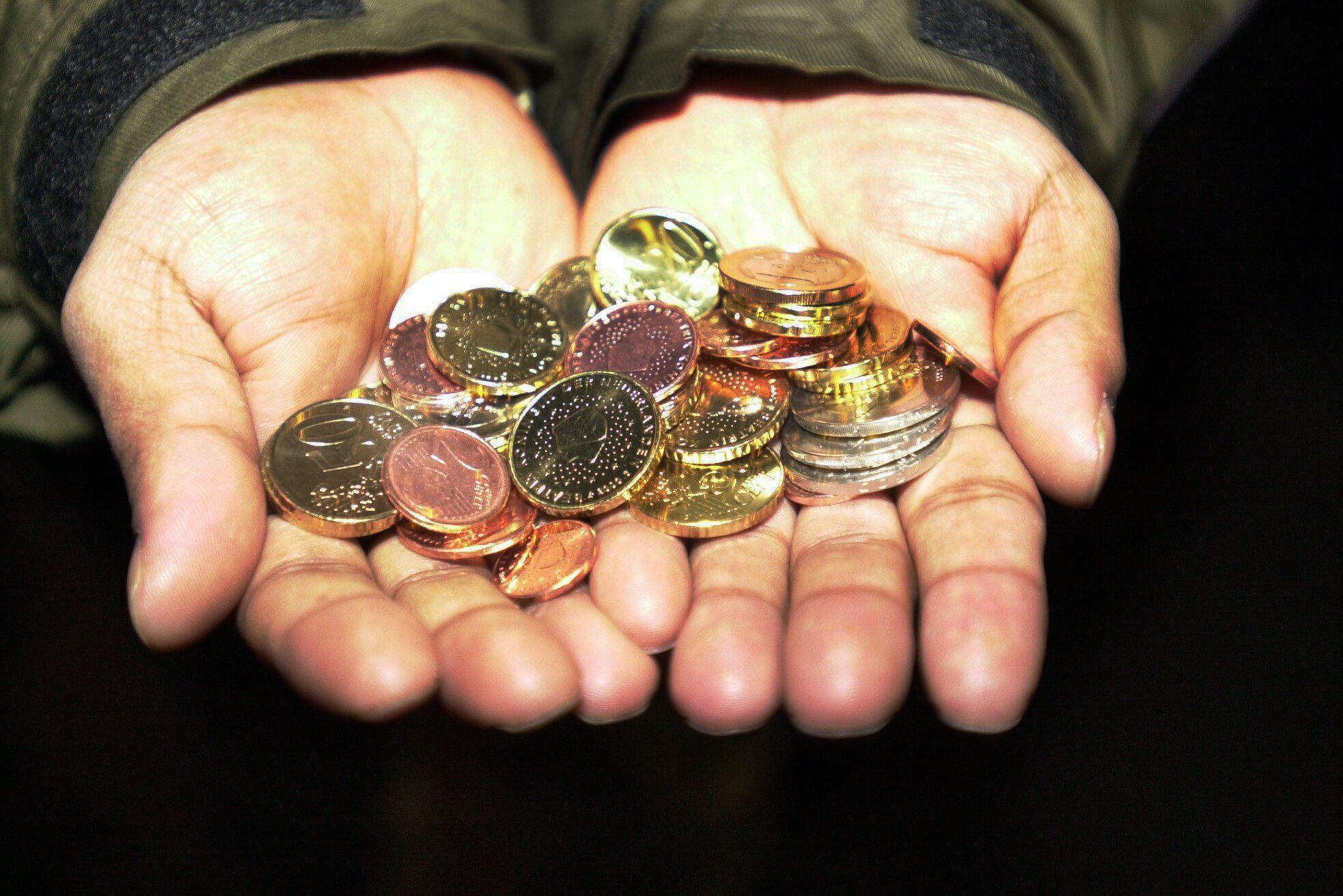 Banken en winkels hebben kleingeld te kort en roepen op om centjes ...