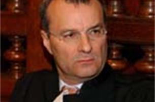 "Els is een speelbal in het gevecht tussen het gerecht en ...