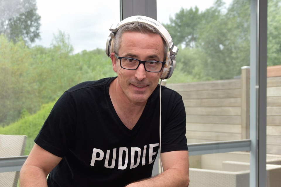 BLIJVEN PLAKKEN. DJ Puddie: “De tijd van Sixth Sense Music was echt ...