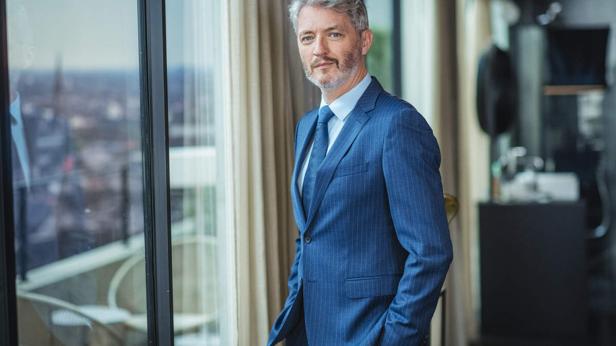 Big butt inflation called Nicole to find out who was free,