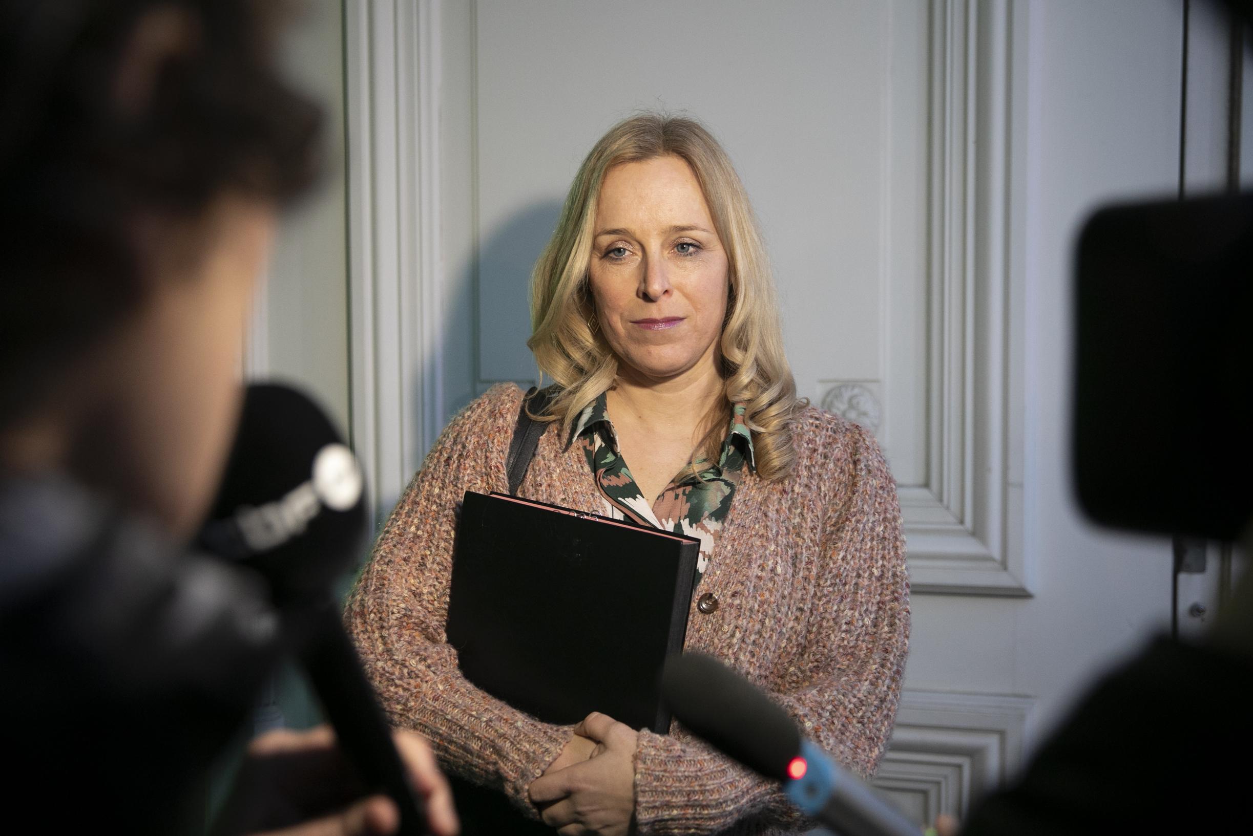 DISCUSSIE. Vind jij het ontslag van staatssecretaris De Bleeker terecht ...