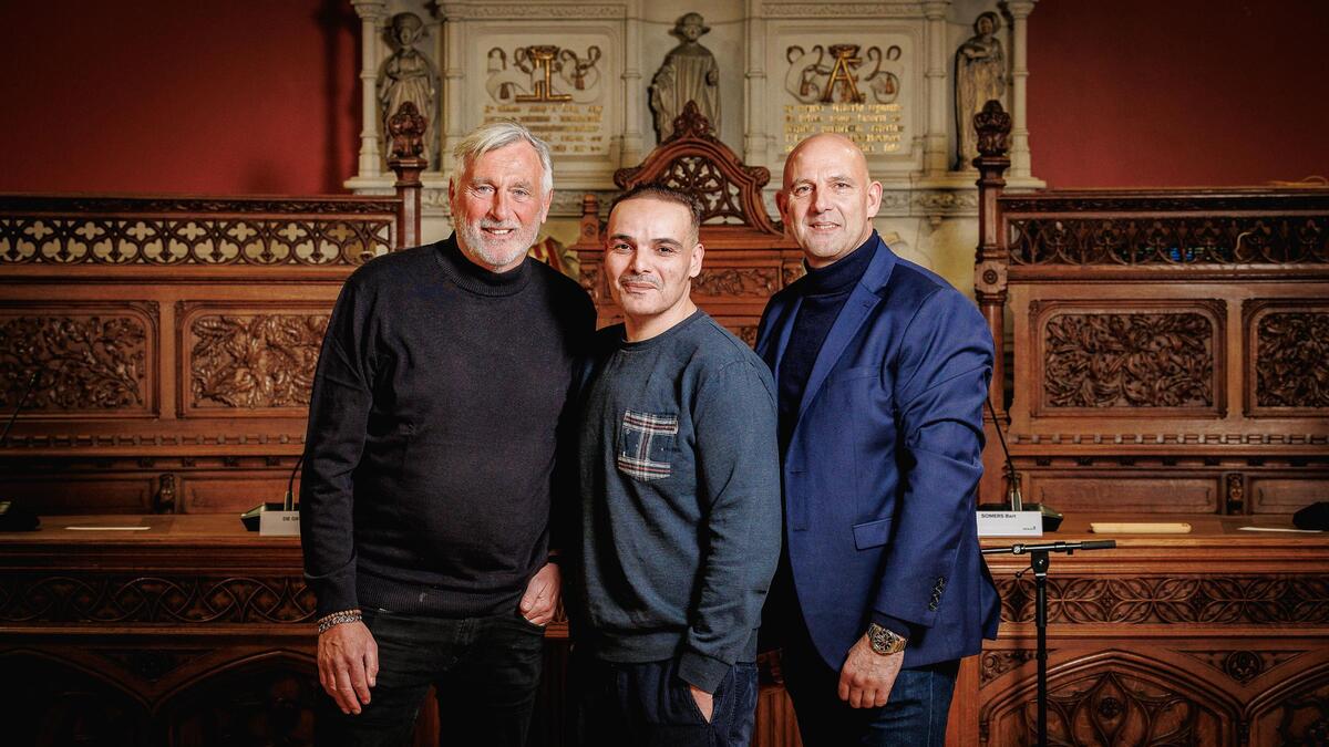 Voetbalicoon Piet, rapper Pita en brandweerman Bosse maken entree in ...