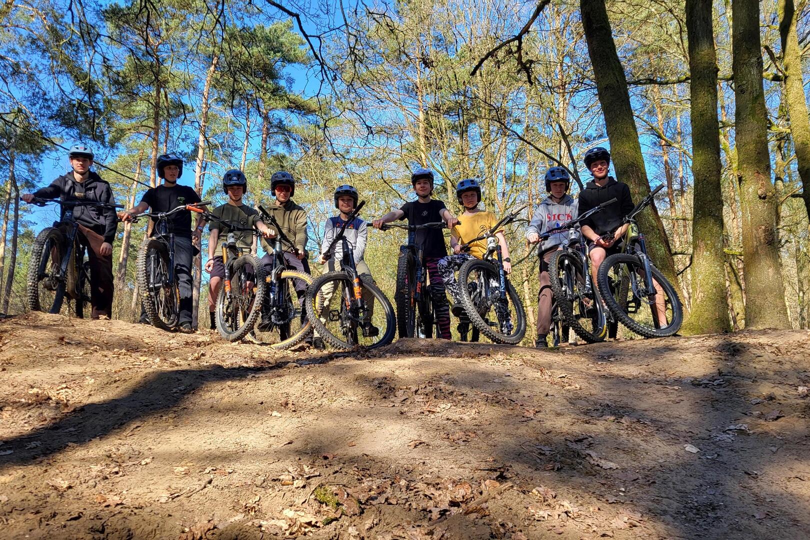 Jonge mountainbikers verzamelen duizend handtekeningen na opdoeken ...