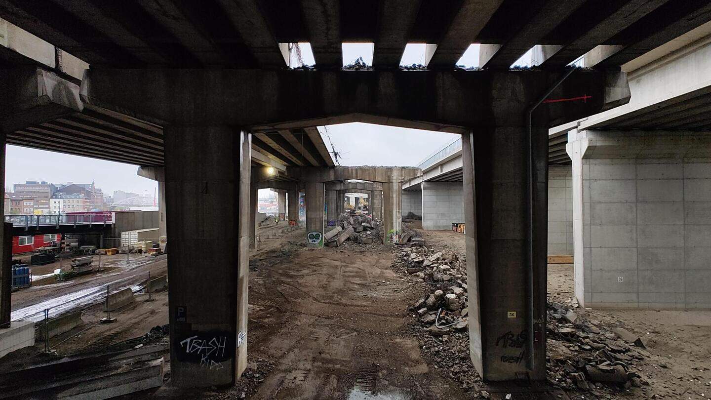 Afbraak viaduct Merksem perfect op schema: “Bijna alle steunbalken zijn ...