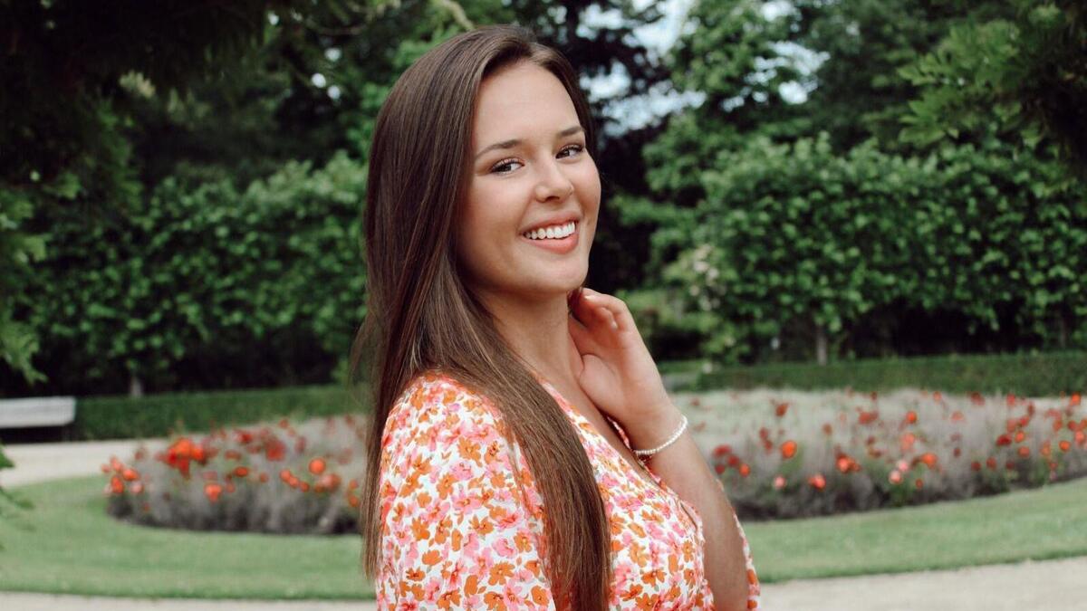 Gepest en verlegen als kind, nu zit Amber (21) in finale Miss Grace ...