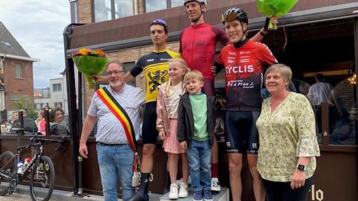 Wielrenner Sven Wielandt wint voor het eerst in acht jaar, Sander ...
