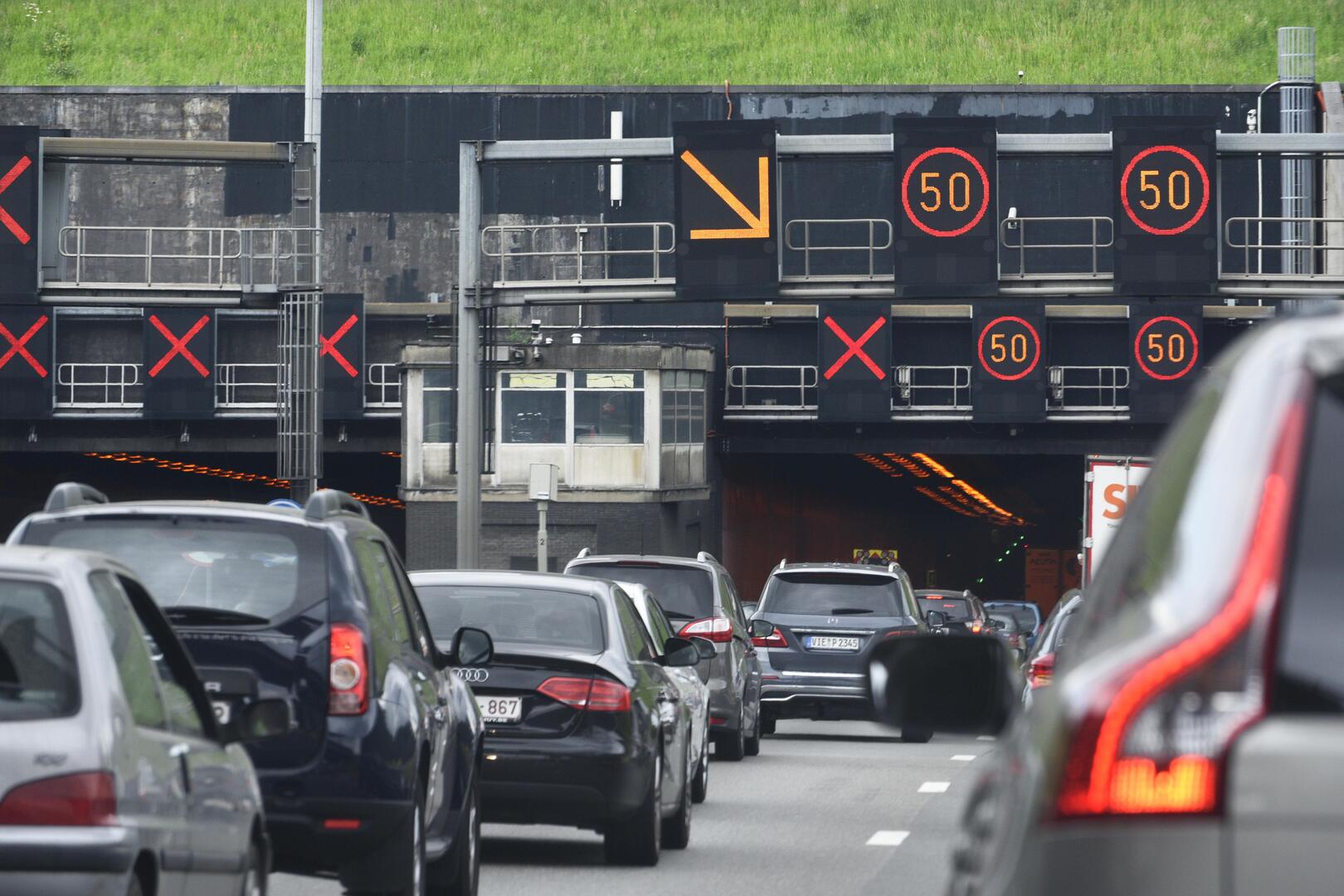 Tweede rijstrook in Kennedytunnel gaat open wegens lange file richting ...