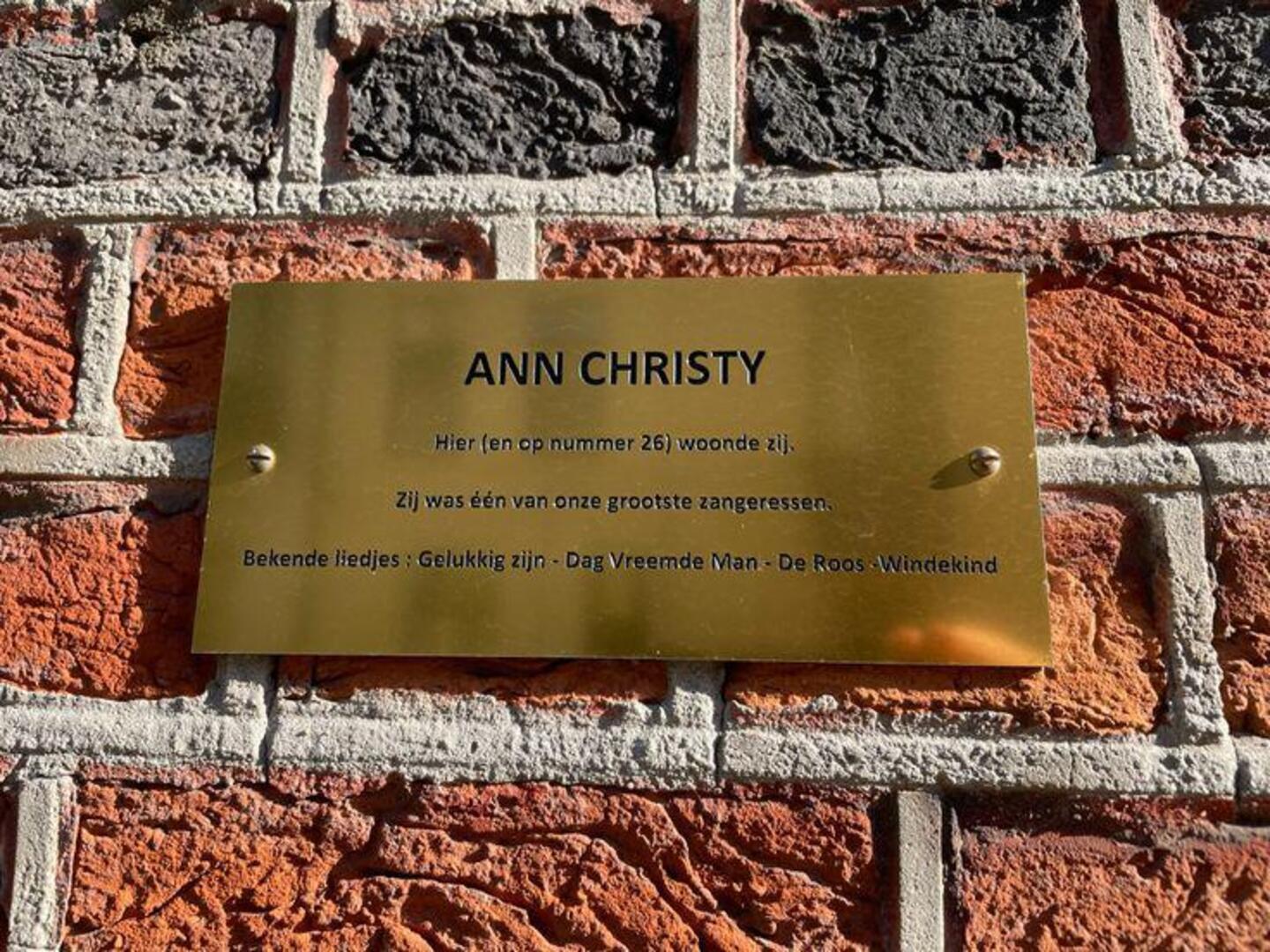 Veertig jaar geleden stierf Ann Christy: de vrouw die zong over ...