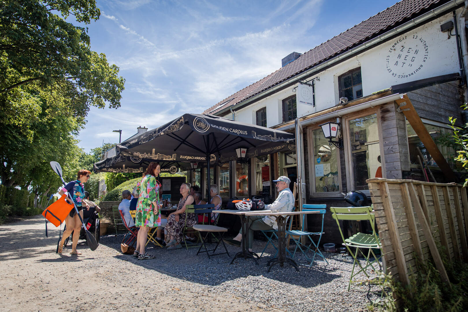 Nieuwe eigenaar Zennegat 13 houdt vast aan traditie van bruine kroeg ...