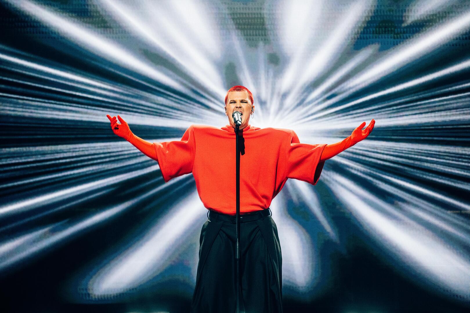 Red Sebastian lost videoclip van 'Strobe lights': "Een filmische ...
