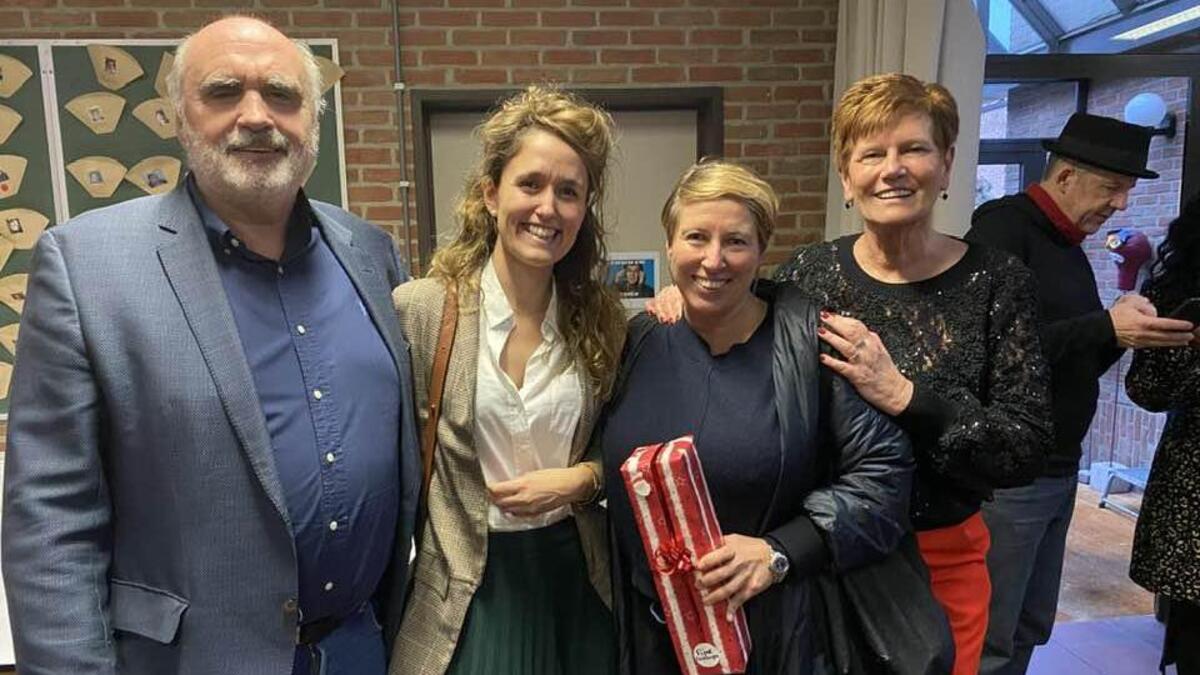 Minister Caroline Gennez op bezoek bij kameraden van Merksem en Schoten ...