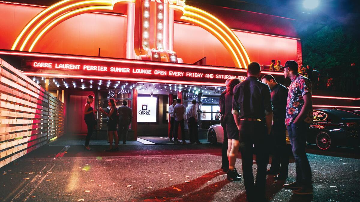 Feestvierder (21) slaat bezoeker van dancing Carré in coma: “Het duurde ...