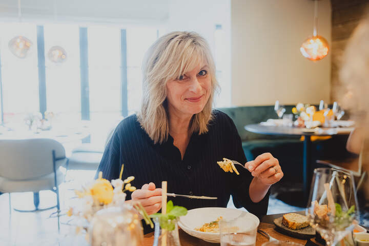 Naar het favoriete restaurant van Sabine Hagedoren: “Ik drink één glas ...