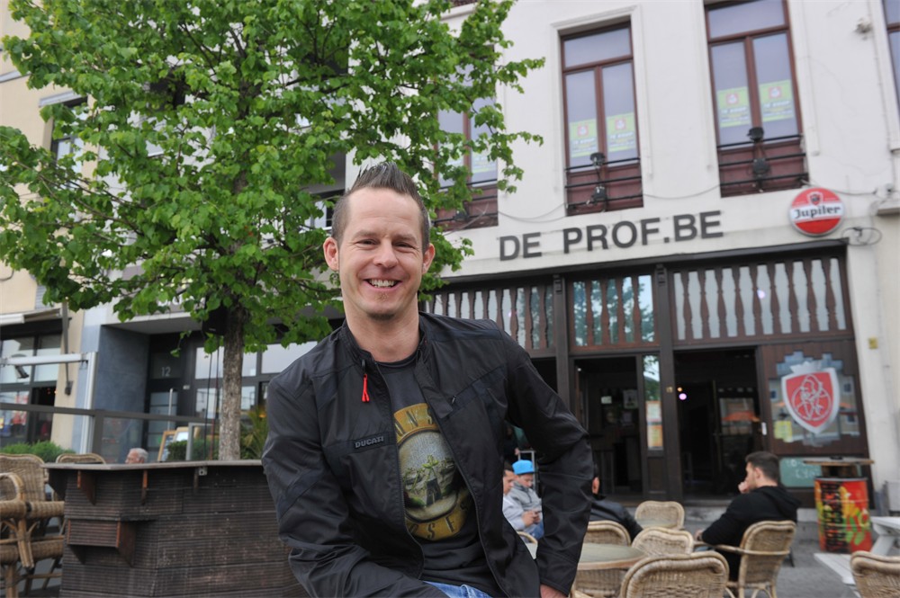 Café De Prof staat te koop | GVA