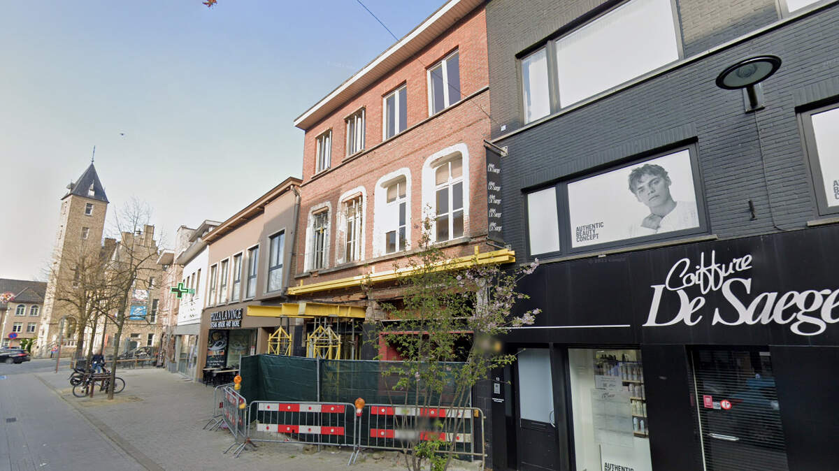 Gemeente spoort eigenaar aan om bouwvergunning uit te voeren, maar pand ...