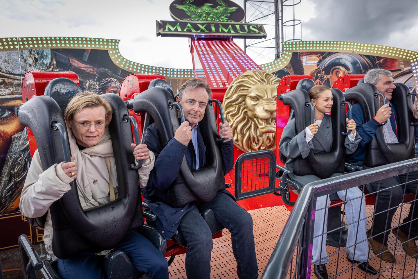 Duiveltjeskermis op de Sinksenfoor: slecht weer houdt premier De Wever ...