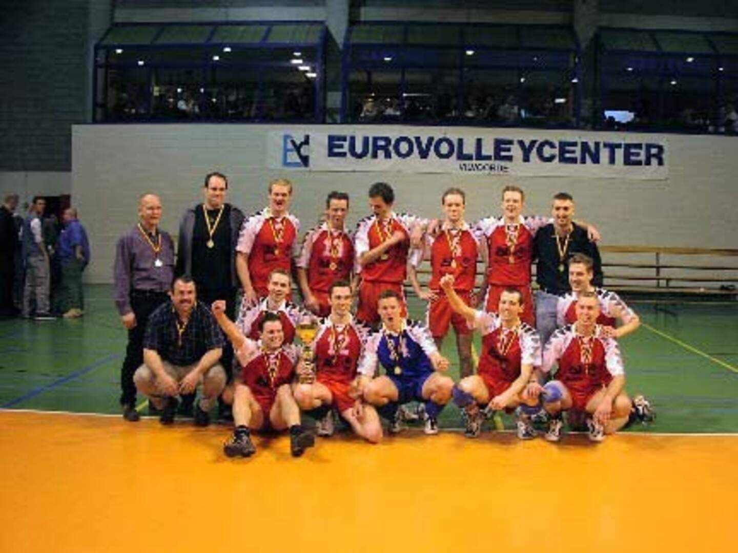 Volley Mortsel Antwerpen viert 70ste verjaardag met recordaantal leden ...