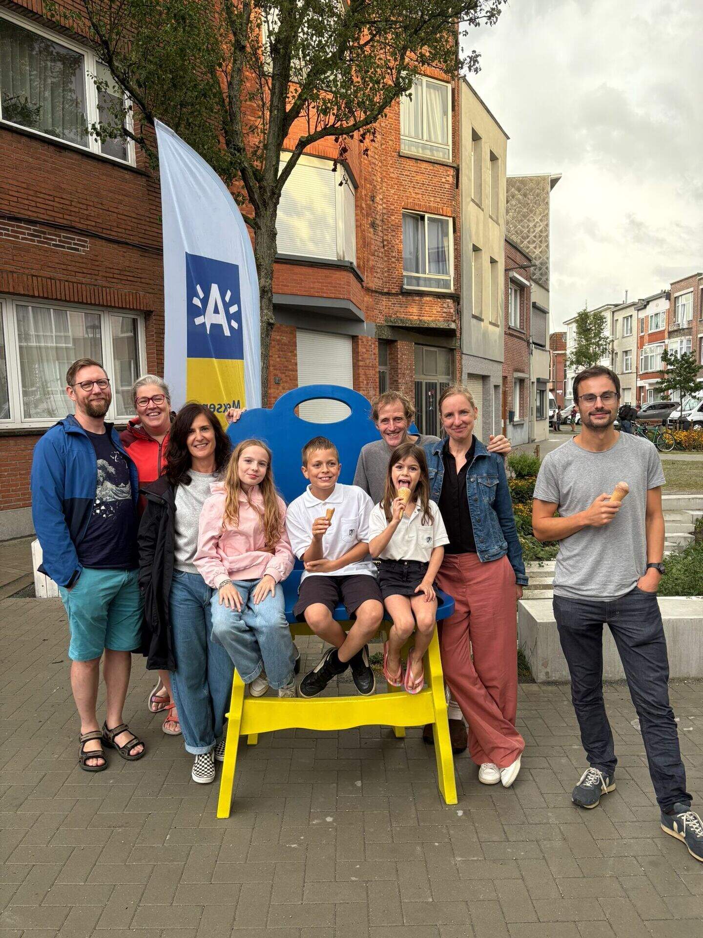 Stoel van Joske Vermeulen pronkt op de feestelijke opening van ...