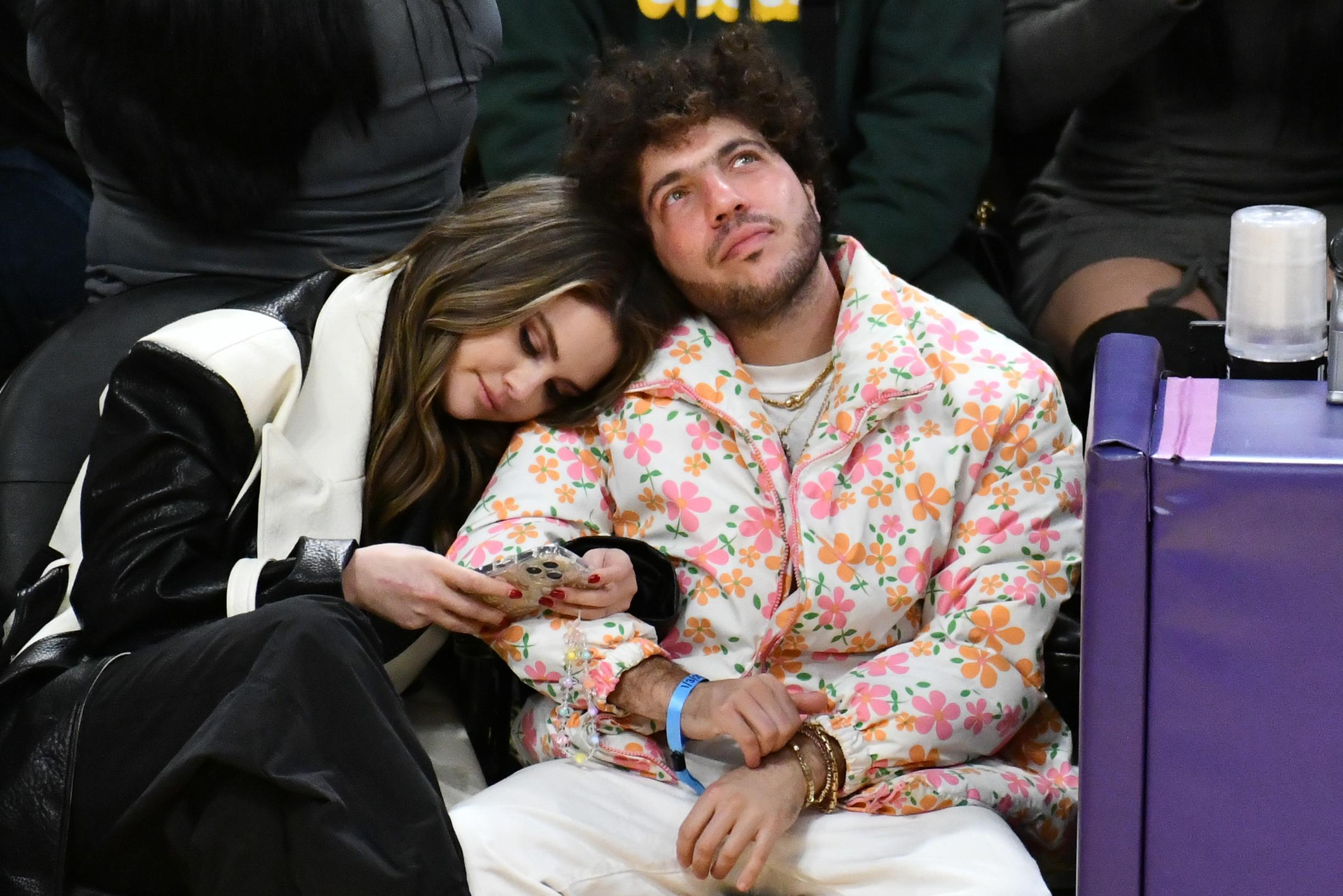 Selena Gomez geeft jawoord aan producer Benny Blanco: “Voor altijd ...