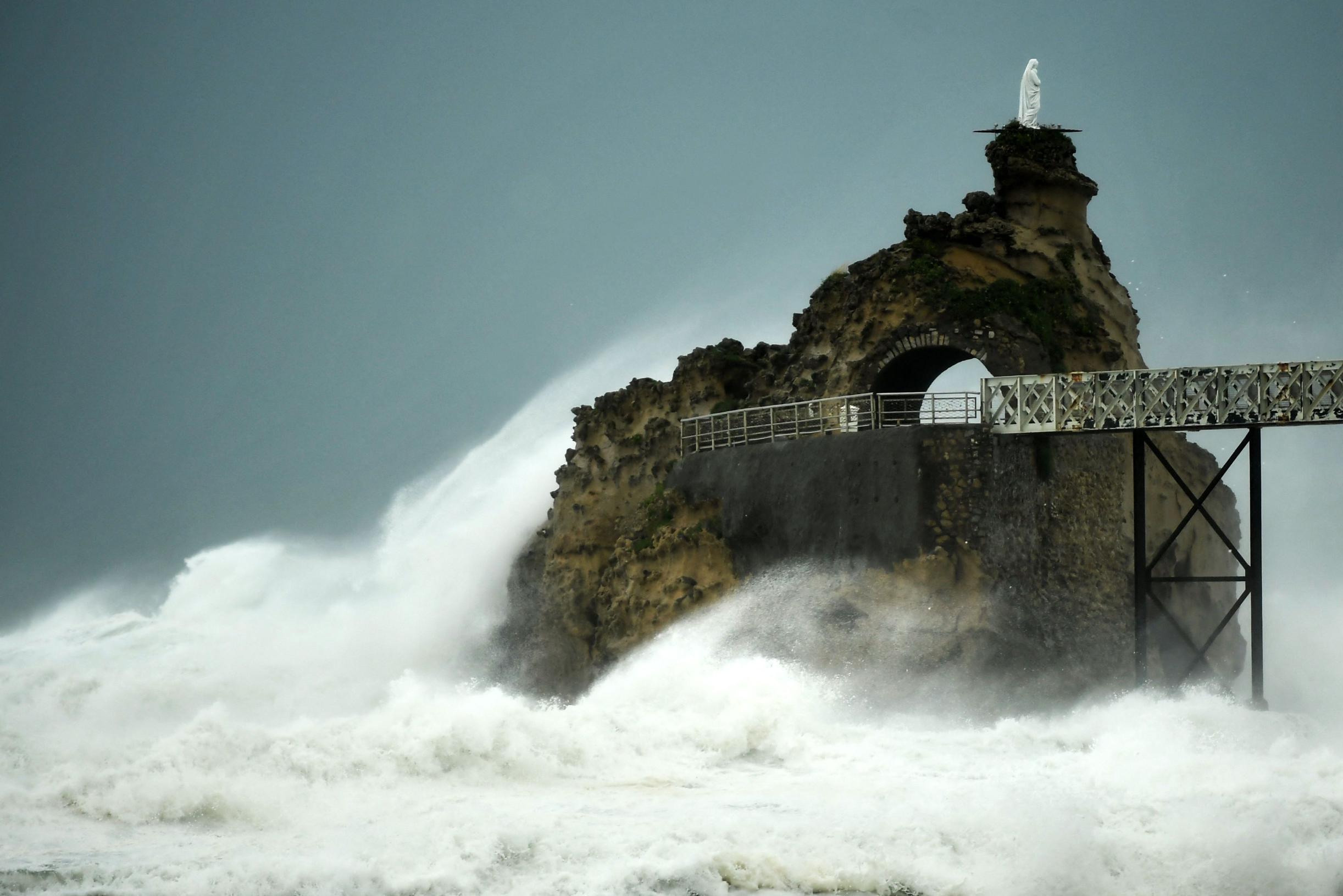 Ciarán is nog maar net voorbij, of in Frankrijk en Spanje waarschuwen ...