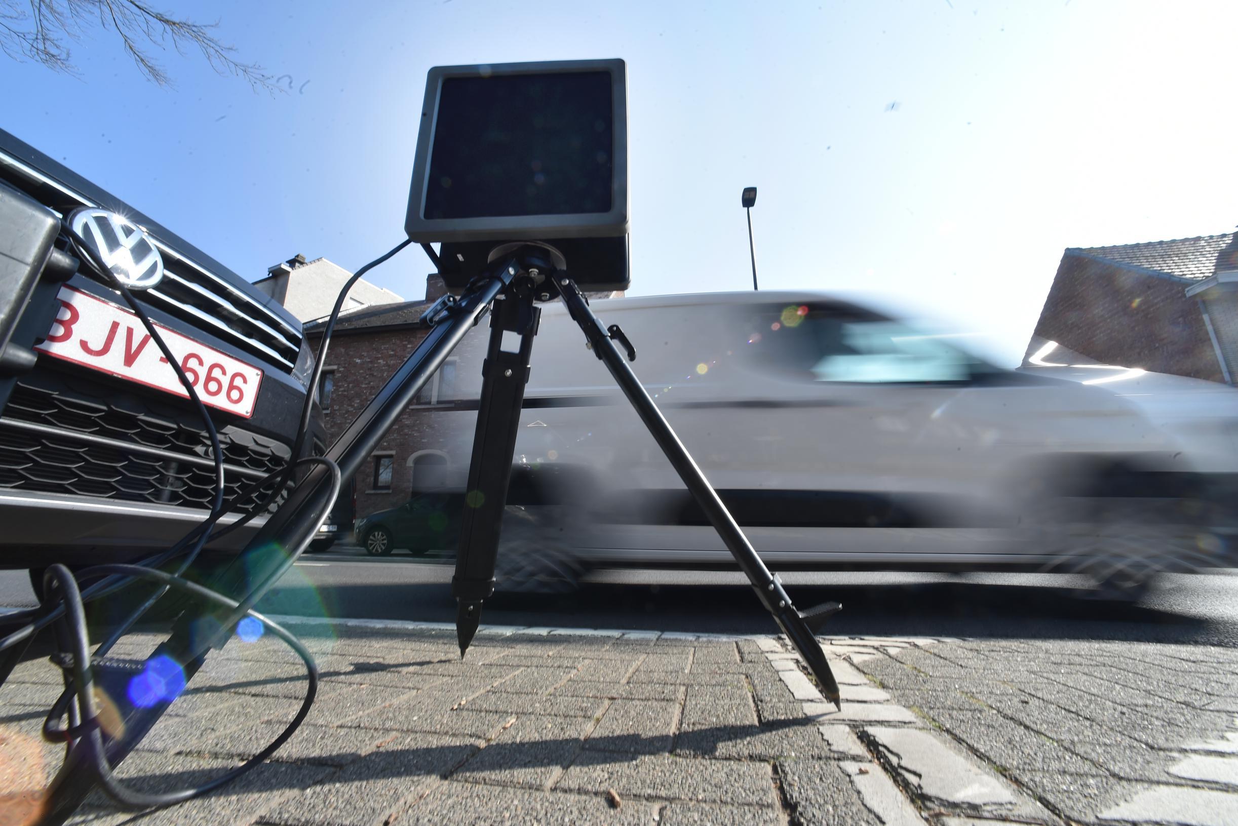 Politie houdt snelheidscontroles: auto geflitst tegen 144 km per uur op ...