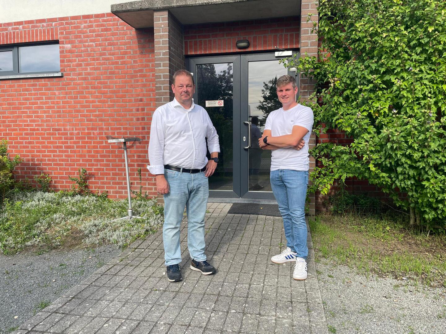 Okra-leden dansen als eersten Koninginnezaal van Den Bijenkorf op ...