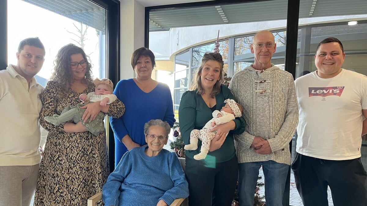 Baby’s Marta en Liv zorgen voor dubbel viergeslacht in vrouwelijke lijn ...