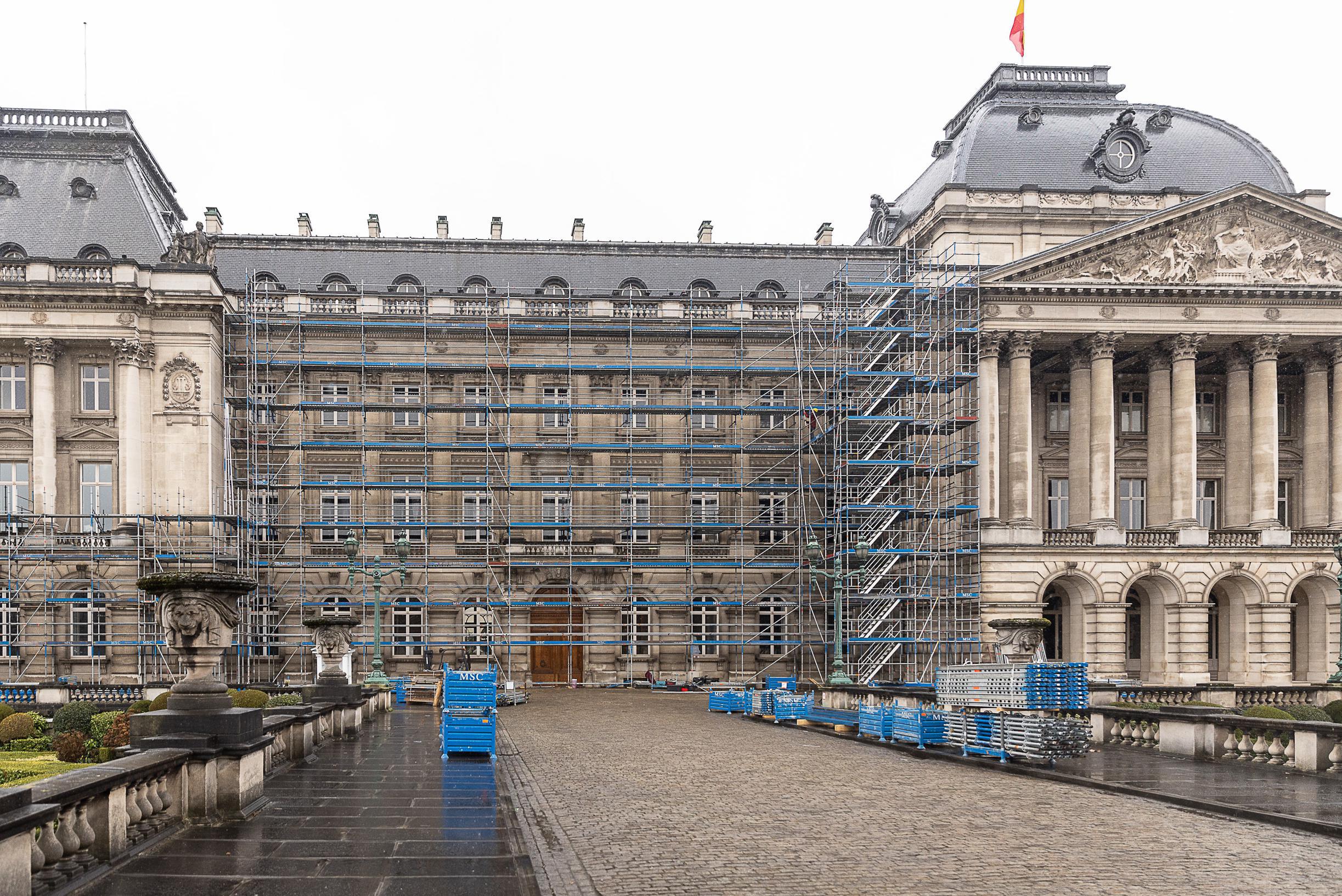 Het Paleis dient geen klacht in tegen verwarde vrouw die Koninklijk Paleis in Brussel ...