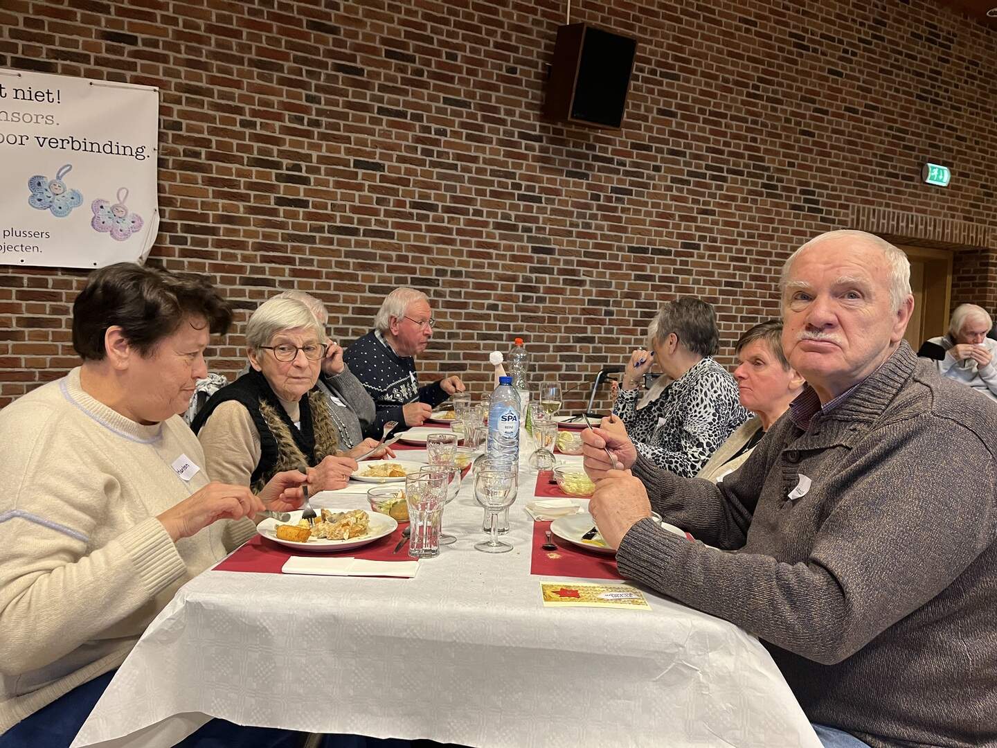 Samen Eén verwent mensen die eenzaam zijn of het moeilijk hebben in ...