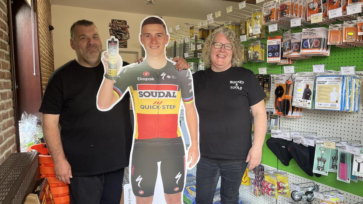 Nieuwe winkel Bucket & Tools verkoopt gereedschappen, poetsgerief en ...