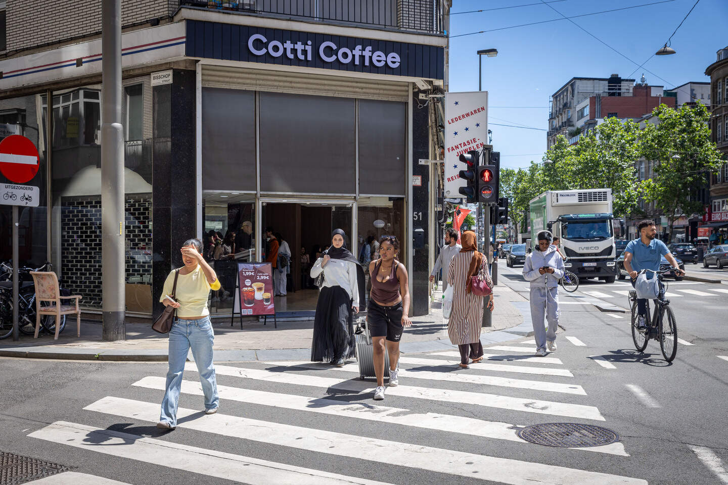 Chinese koffieketen Cotti Coffee strijkt neer in Antwerpen: “Goedkoop ...