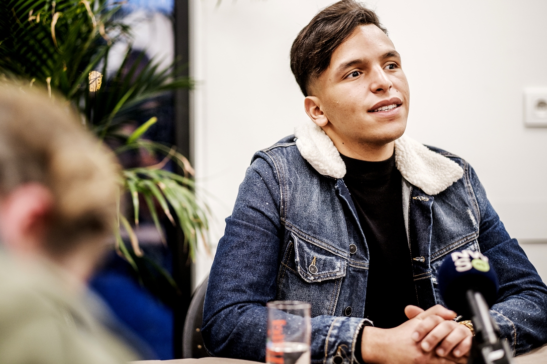 Soufiane Eddyani neemt het opnieuw op voor vriend-tienerpooier: “In ...