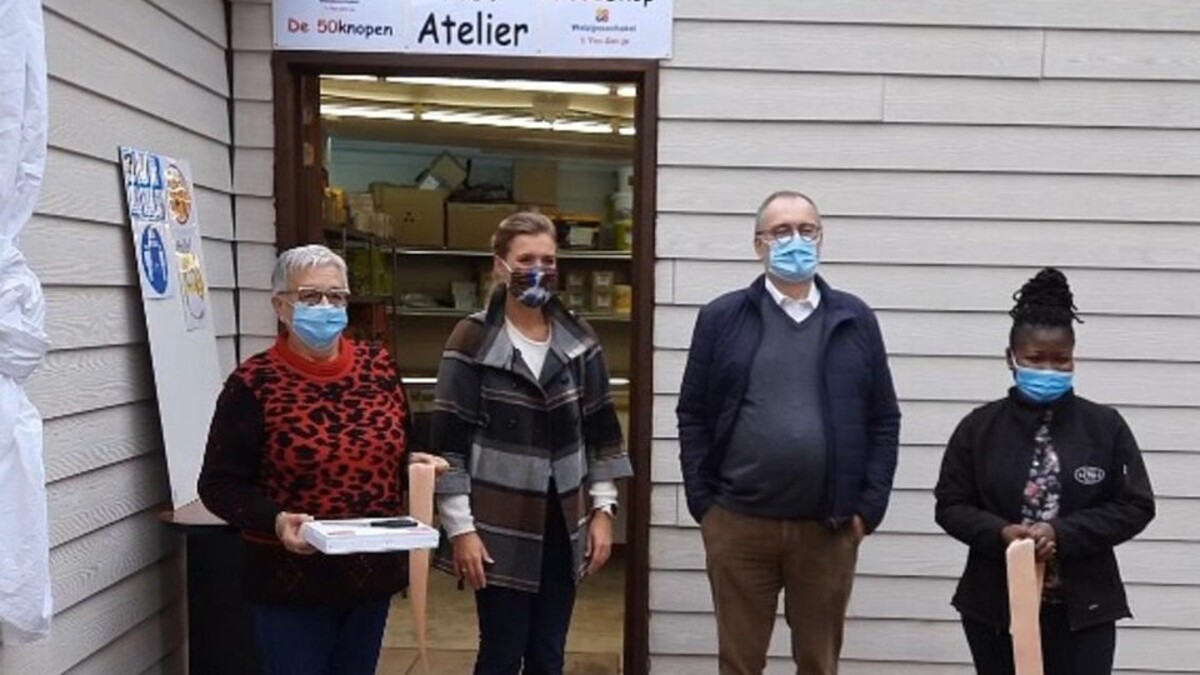 ’t Ver-Zet-Je neemt Het Atelier in gebruik om kleding en ...