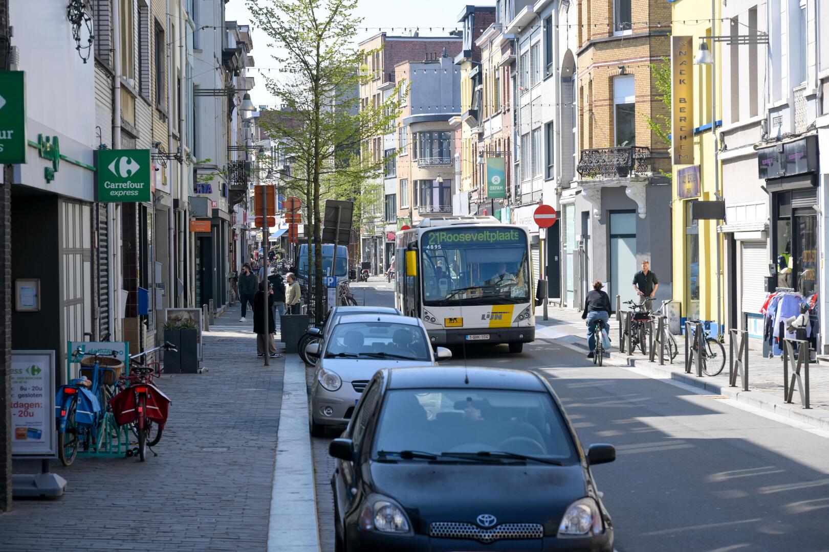 Meer politiepatrouilles in Statie- en Driekoningenstraat na agressie ...