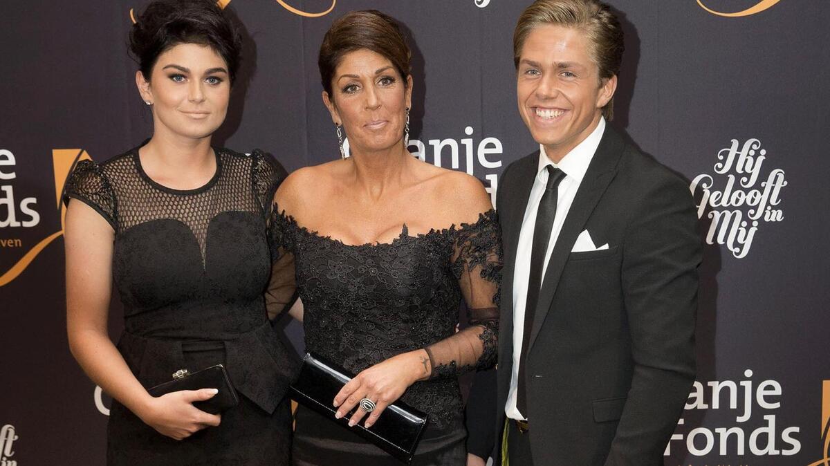 19 jaar na zijn dood verdeelt erfenis van André Hazes zijn gezin ...