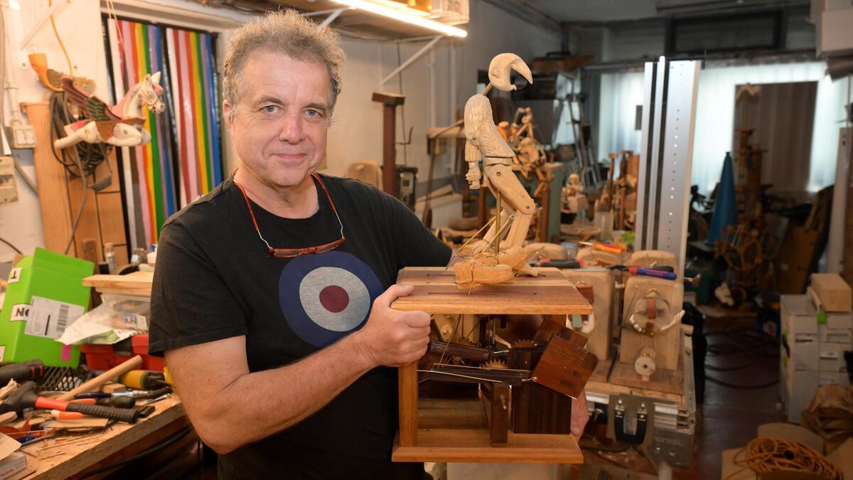Expo Magisch Mechanisch: hoe Geert Hautekiet houten figuren tot leven ...