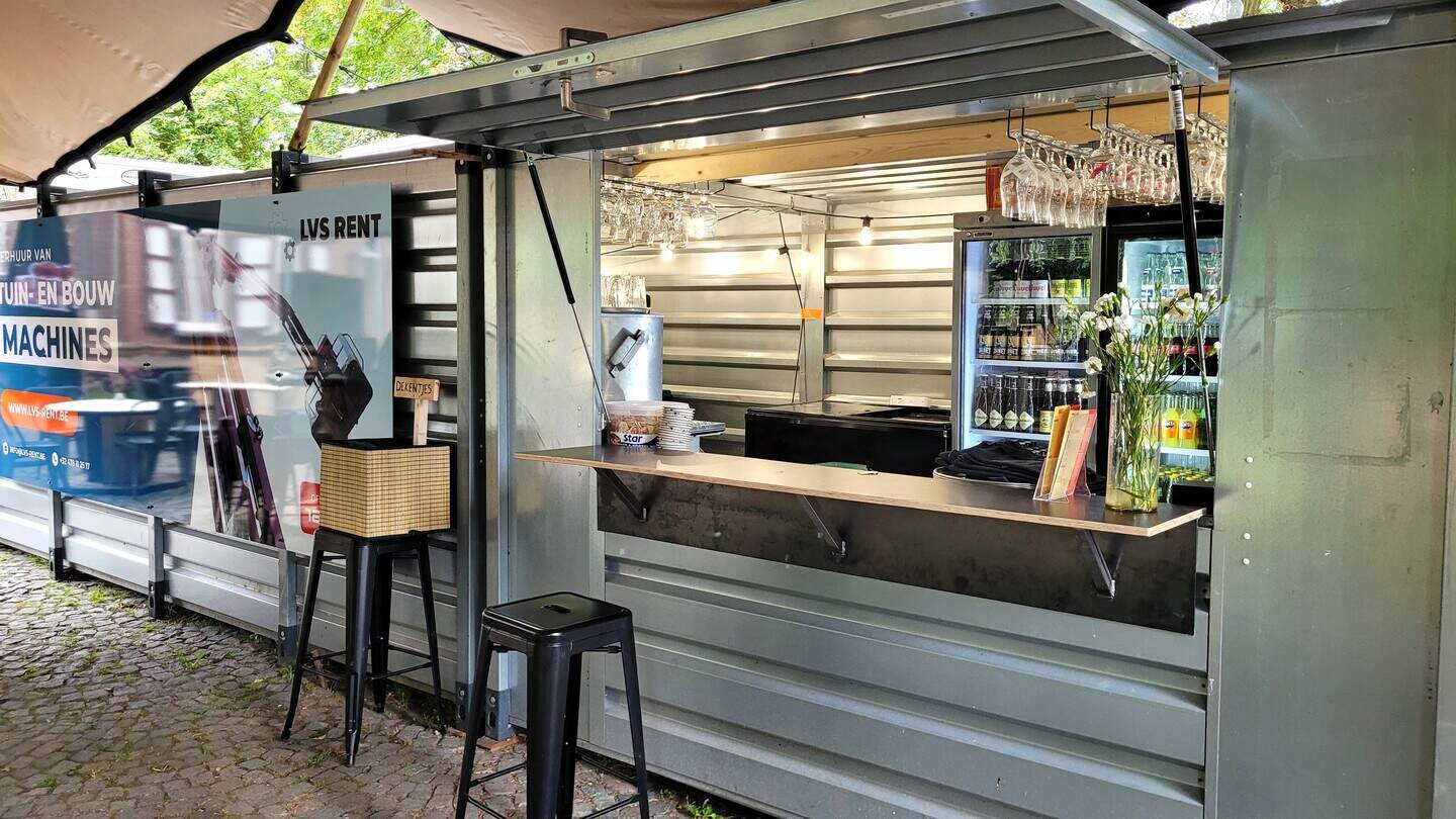 Zomerbar opent opnieuw de deuren in het Gemeentepark: “Dankzij nieuwe ...