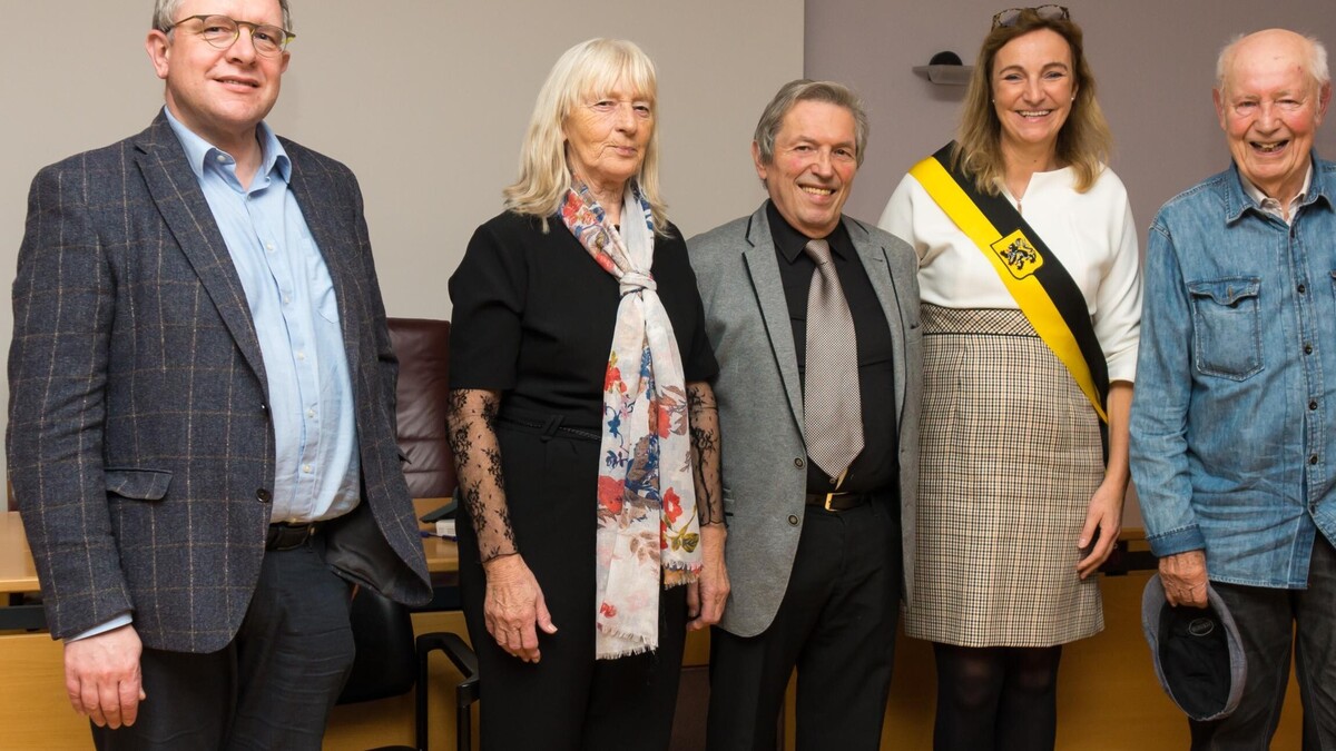 Dialectenboek officieel voorgesteld | GVA