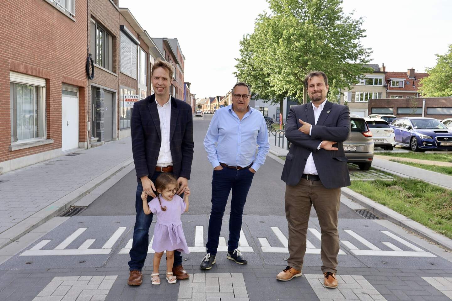 Nieuwe riolering, wadi’s en 45 bomen: heraanleg omgeving rond sporthal ...