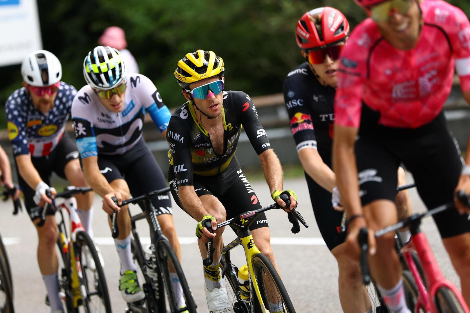 Simon Yates bezorgt Visma-Lease a Bike fraaie ritzege, Ben Healy neemt ...