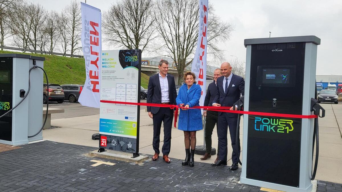 Heylen Warehouses stelt 30 laadpunten ter beschikking: “In 10 minuten ...