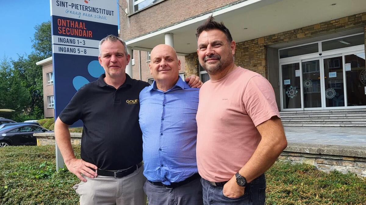 Ze zaten samen in de klas en nu zijn Peter, Rob en Koen alle drie ...