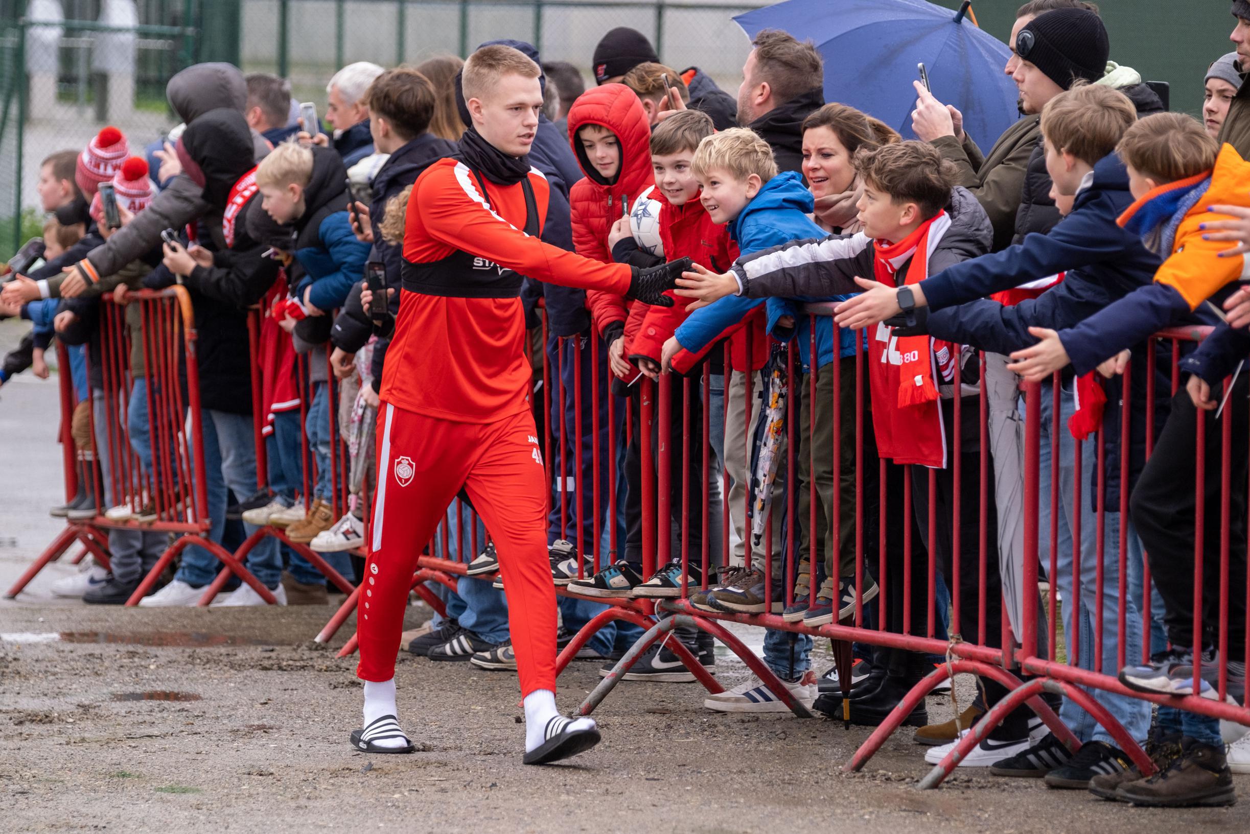 antwerp open training met fans | GVA