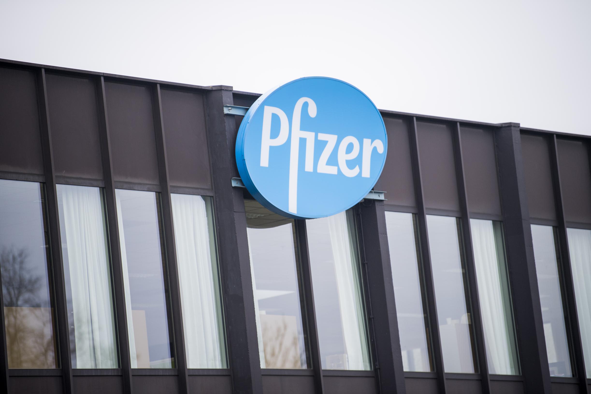 Pfizer bouwt nieuwe productieruimte voor verpakking van vaccins in ...