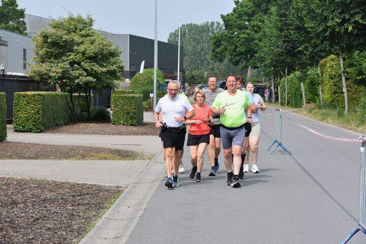 Ruim 2.000 sportievelingen lopen en wandelen door bedrijven tijdens ...