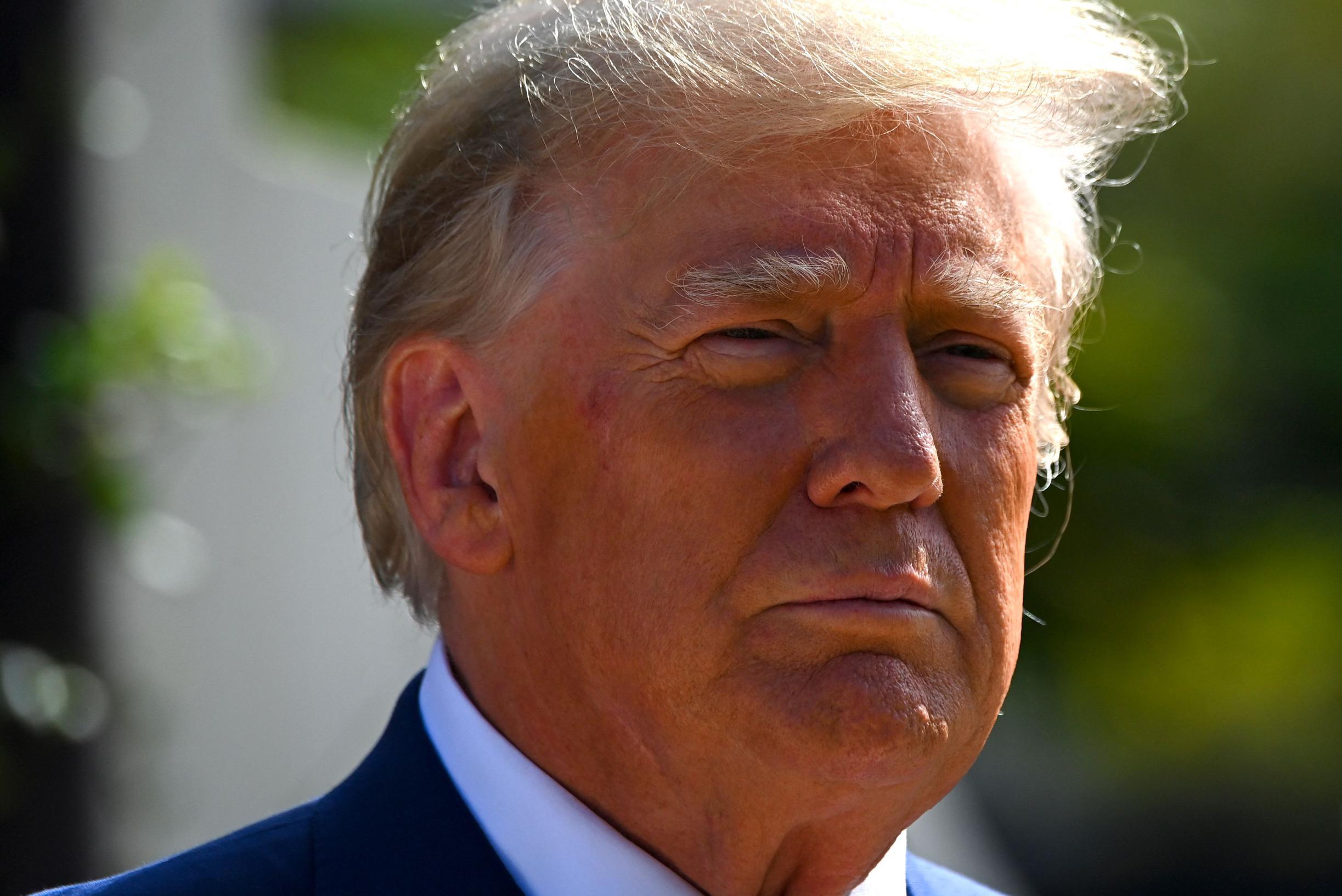 Trump zwaar onder vuur na midterms: “Hij zei dat we moe zouden worden ...