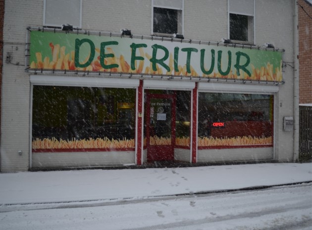 Man riskeert 20 maanden cel voor gewapende overval op frituur | GVA